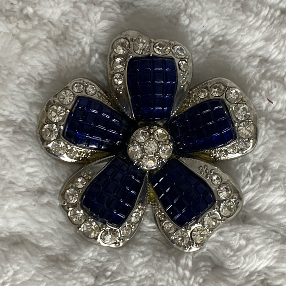 Avon | Jewelry | Vintage Signed Avon Flower Bloom Brooch Pin | Poshmark